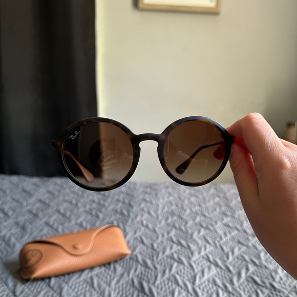 Ray-Ban | Accessories | Ray Bans Not Exactly Sure What Style These Are ...